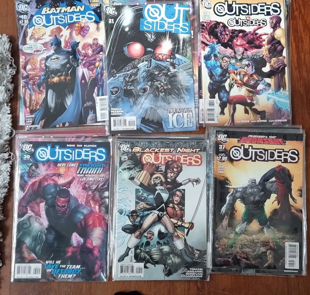 Outsiders x22 issues, Hobbies & Toys, Books & Magazines, Comics & Manga on Carousell
