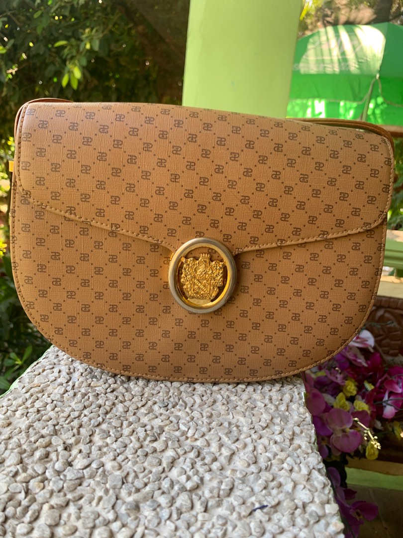 Paolo Gucci, Women's Fashion, Bags & Wallets, Shoulder Bags on Carousell