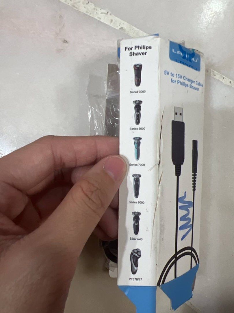 Phillip shaver charger, Beauty & Personal Care, Men's Grooming on Carousell