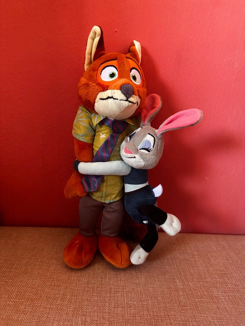 [RARE] Official Disney Store Japan Zootopia Nick Wilde & Judy Hopps Hug ...