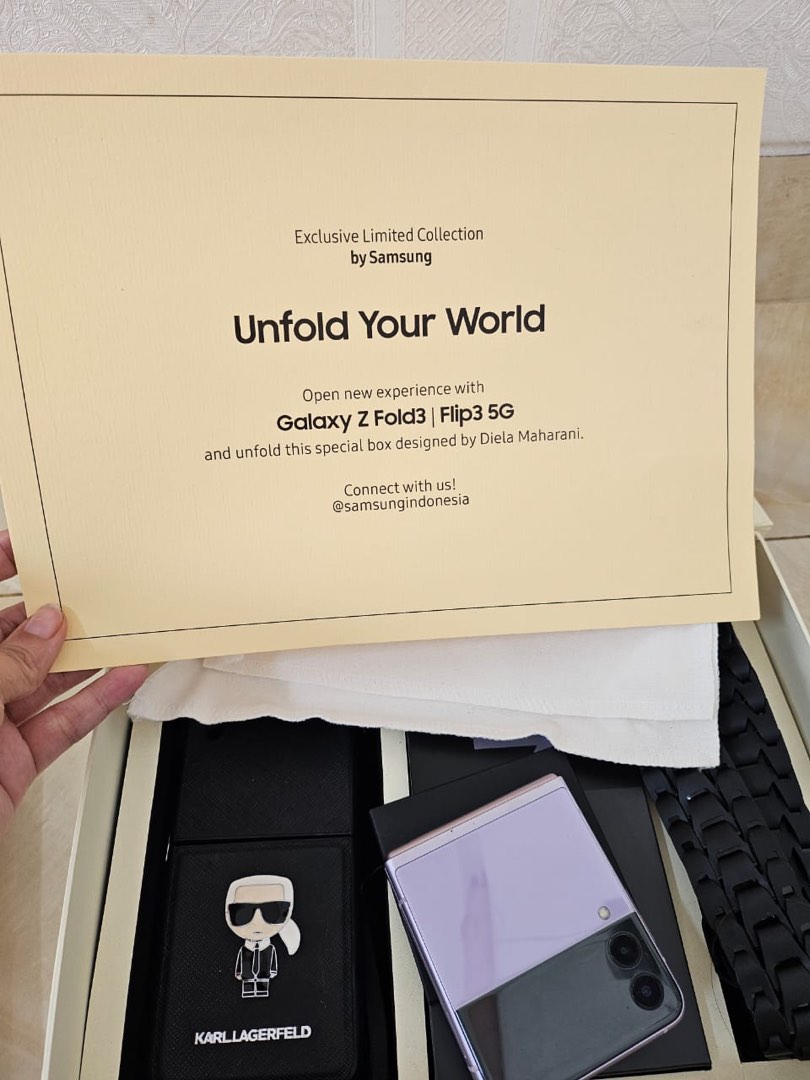Samsung Galaxy Z Flip 3 | BTS Limited Edition, Telepon Seluler & Tablet ...