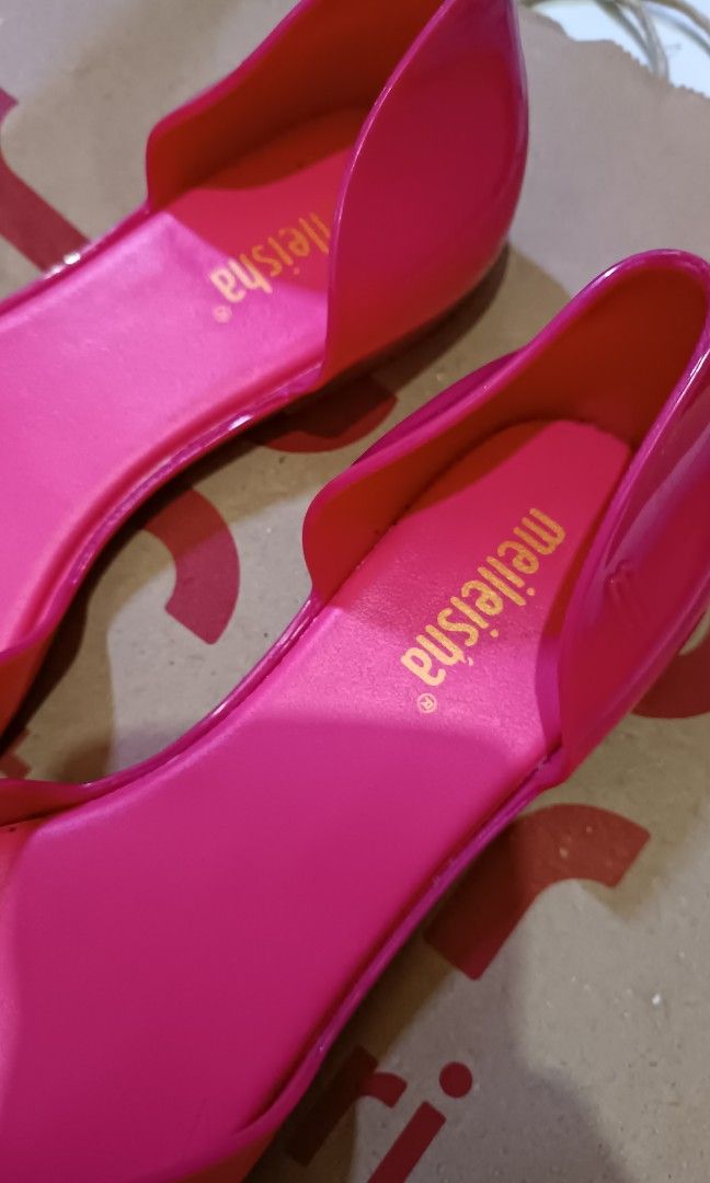 Sepatu jelly viral tiktok, Fesyen Wanita, Sepatu di Carousell