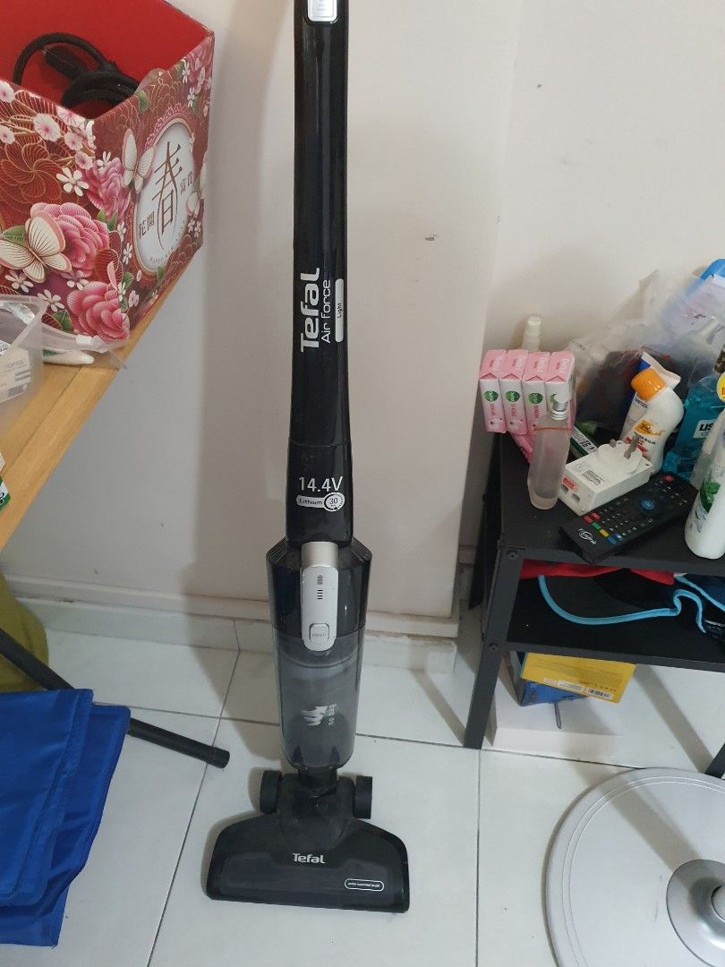 Tefal vacuum cleaner, TV & Home Appliances, Vacuum Cleaner & Housekeeping on Carousell