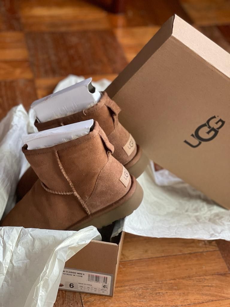 UGG Classic Mini 2, Women's Fashion, Footwear, Boots on Carousell