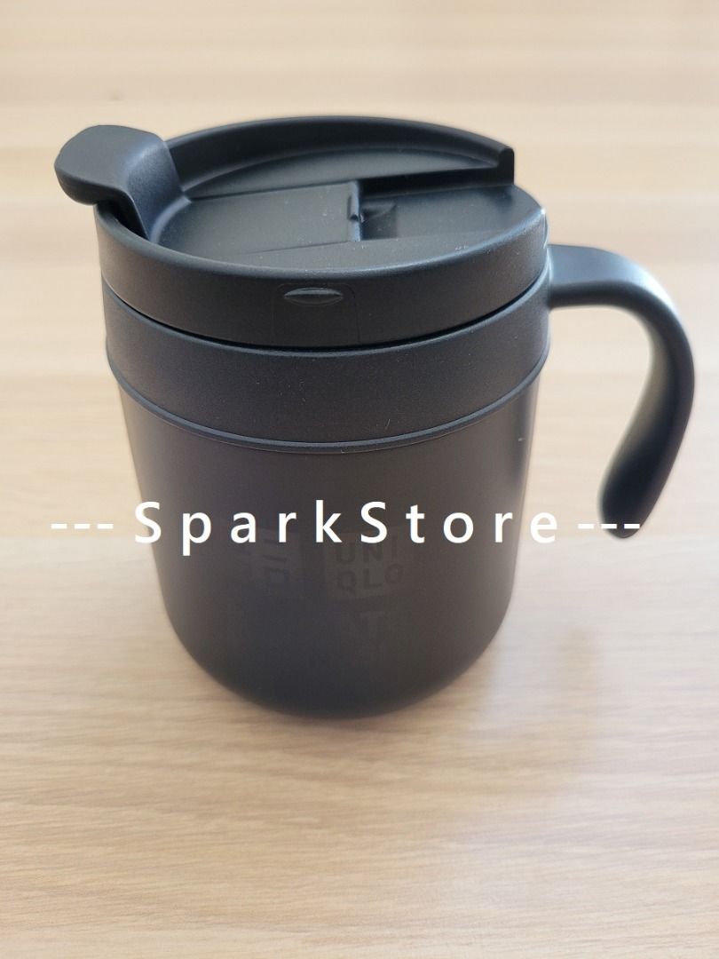 Uniqlo Thermal Mug Limited Edition Arigato Hitam, Kitchen & Appliances ...