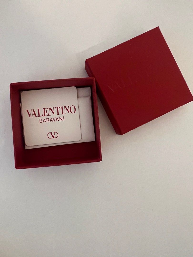 Valentino Box, 名牌, 飾物及配件 - Carousell