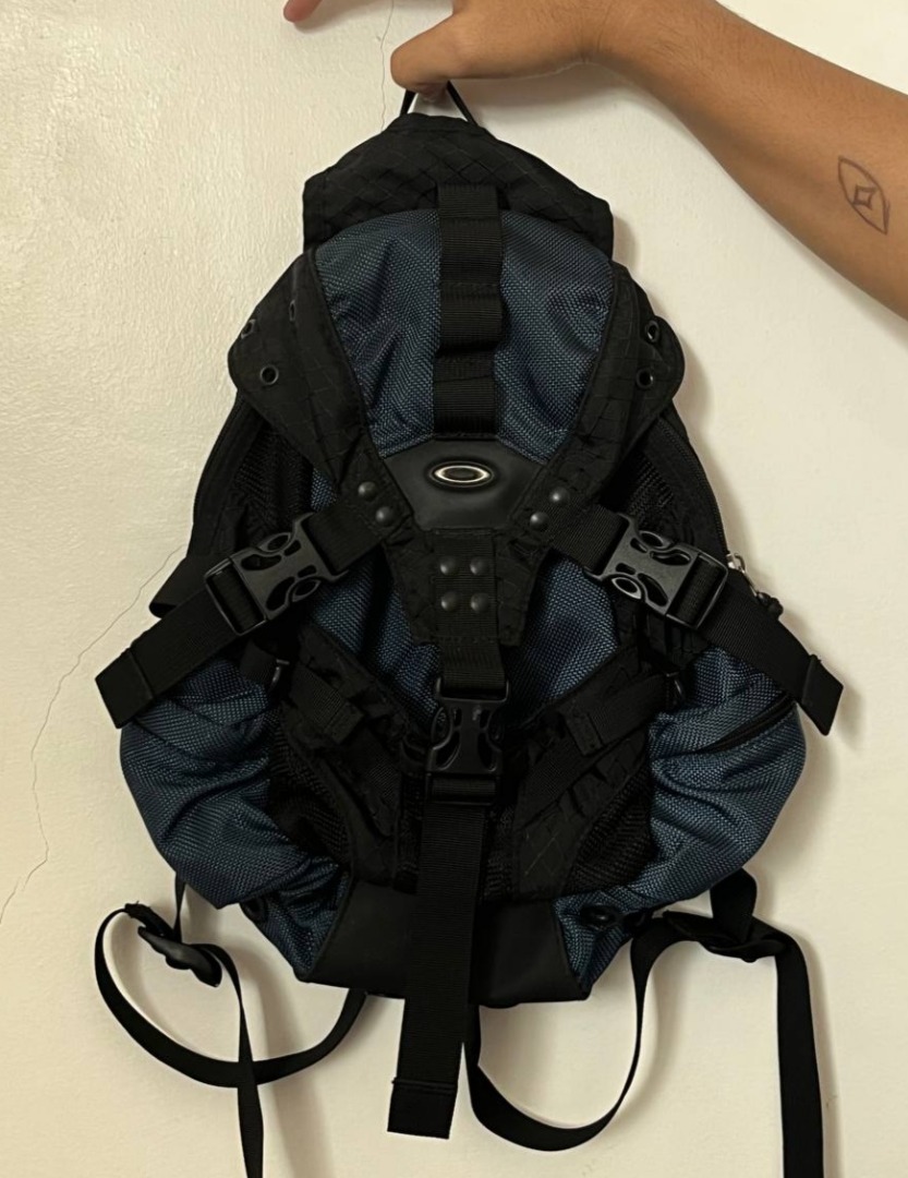 Vintage Oakley Mini Icon Backpack on Carousell