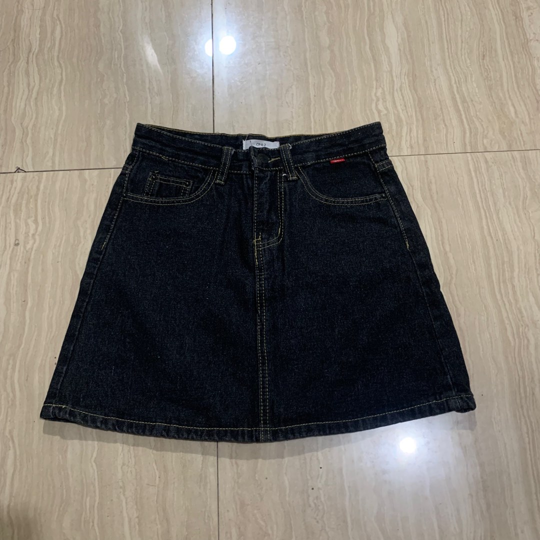 Y2k basic black mini denim skirt, Women's Fashion, Bottoms, Skirts on ...