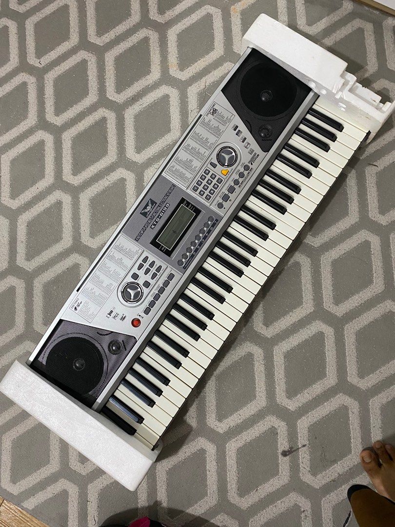 61-KEYS ELECTRONIC KEYBOARD, Audio, Soundbars, Speakers & Amplifiers on ...