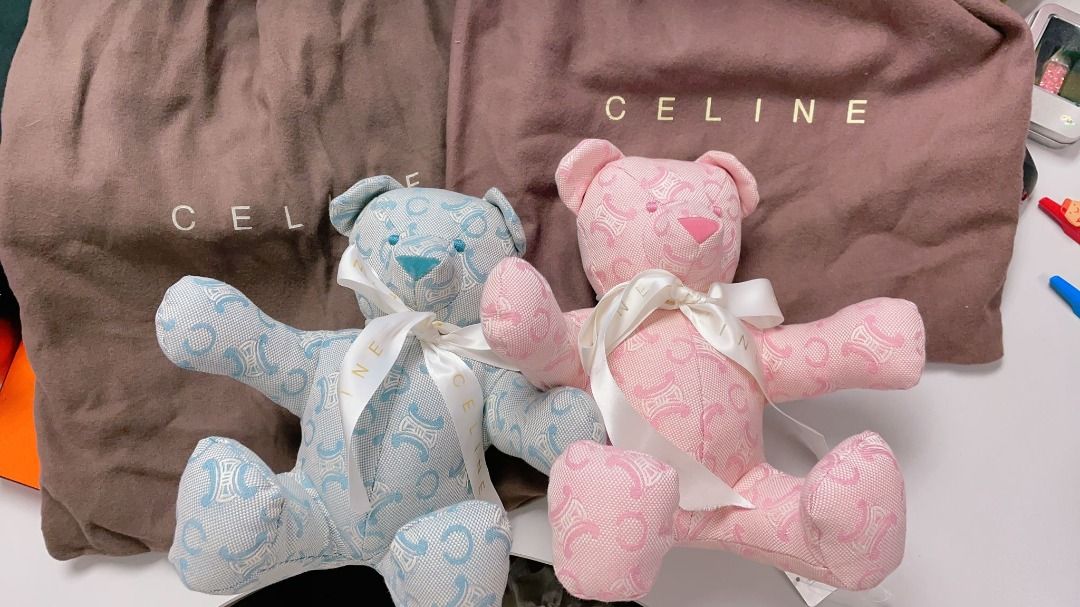 99% New 絕版Celine Teddy Bear (粉藍+粉紅) 結婚公仔 收藏價值高, 興趣及遊戲, 玩具 & 遊戲類 - Carousell