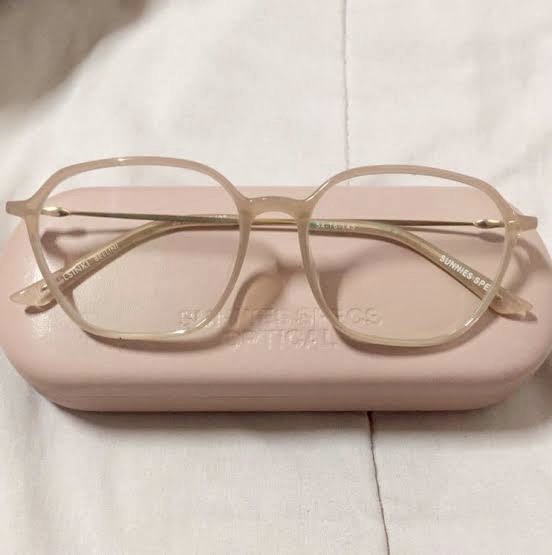 BRAND NEW Sunnies Specs Helsinki Bellini, Women's Fashion, Watches ...