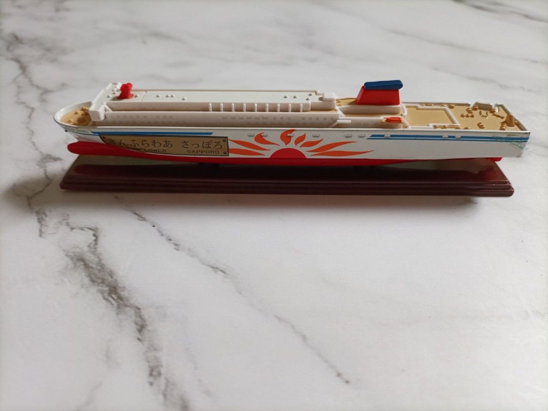 ♥️ Tomica 2017 Sunflower cruise ship (129), Hobbies & Toys, Toys ...