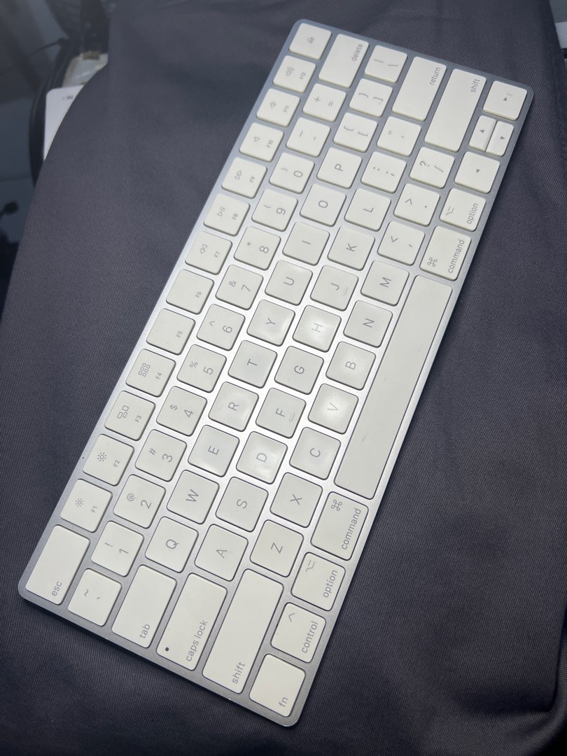Apple Magic Keyboard (no cable) RUSH SALE!, Computers & Tech, Parts ...