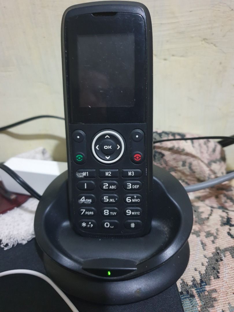 Basic phone with stand Globe locked Regular sim, Mobile Phones ...
