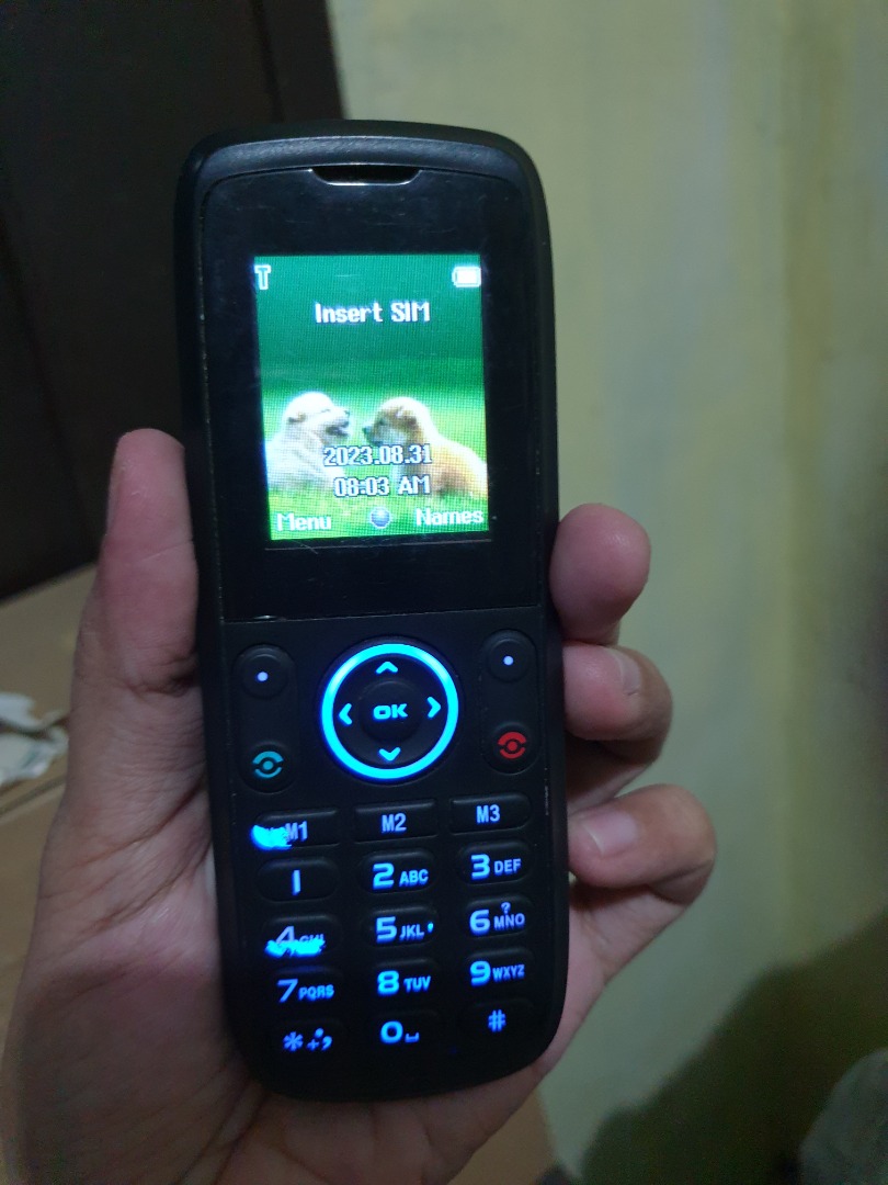 Basic phone with stand Globe locked Regular sim, Mobile Phones ...