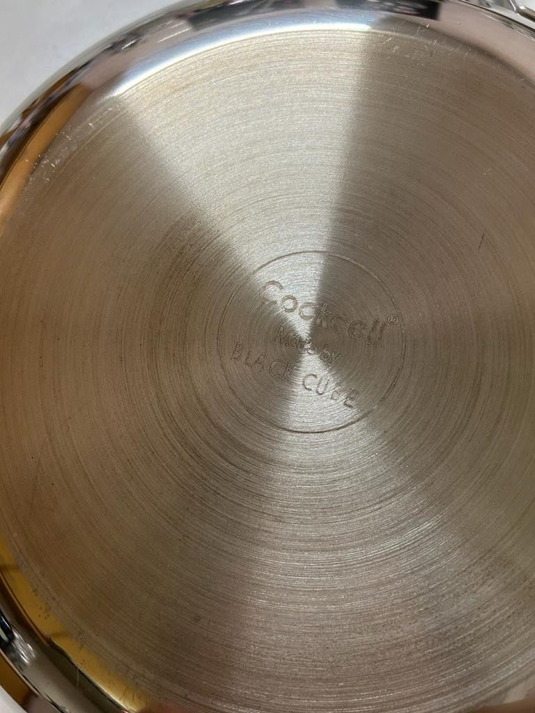 Cookcell 28cm frying pan, Furniture & Home Living, Kitchenware ...