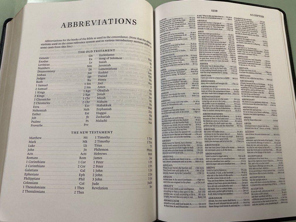 ESV Verse-By-Verse Reference Bible, Trutone Black, Hobbies & Toys ...