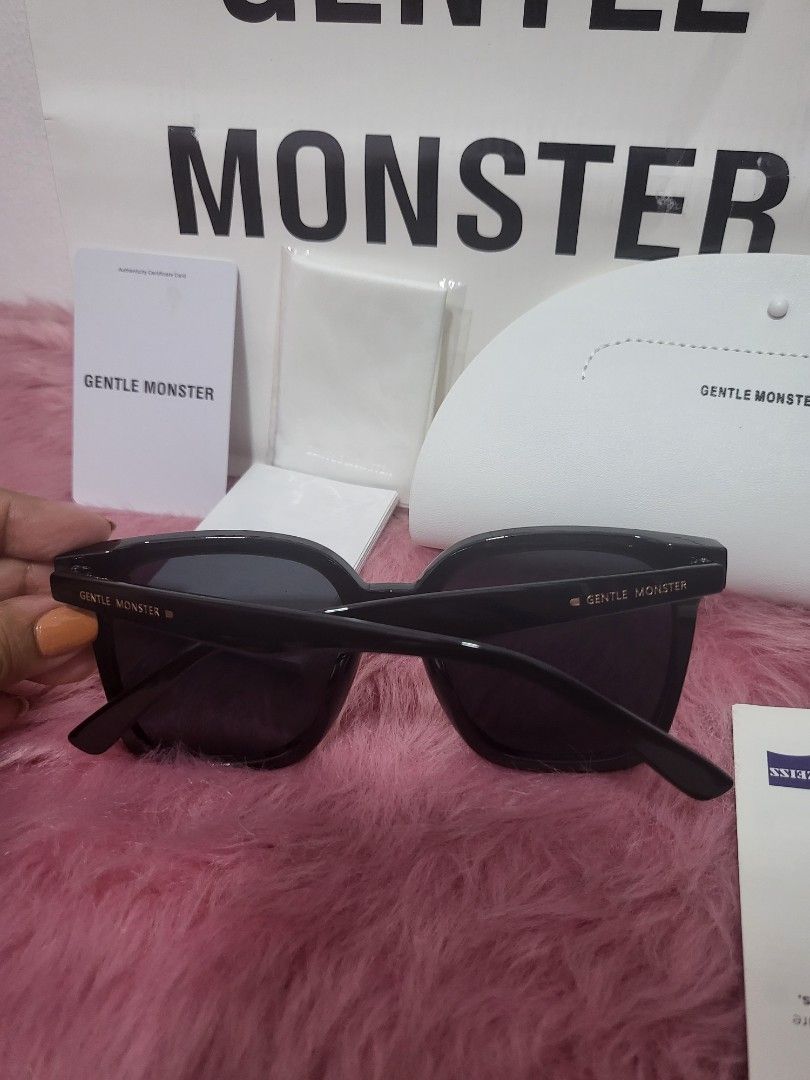 Gentle Monster Her01, Women's Fashion, Watches & Accessories ...