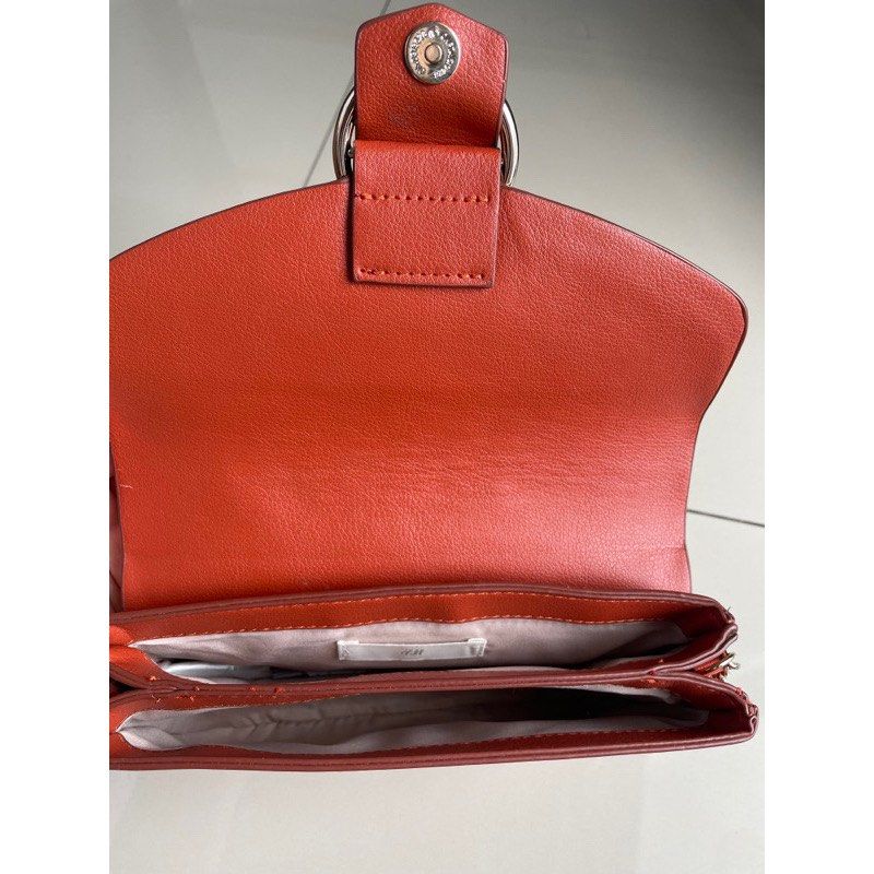 #HpIdaman Hnm Slingbag Brick Original, Fesyen Wanita, Tas & Dompet di ...