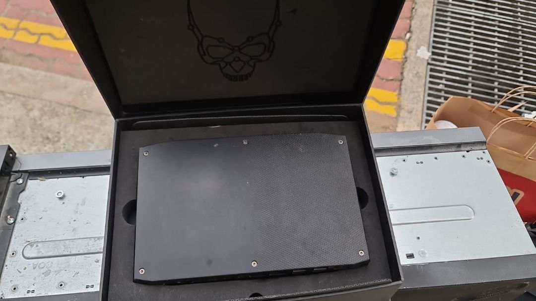 Intel Hades Canyon NUC8i7HVK, Computers & Tech, Desktops on Carousell