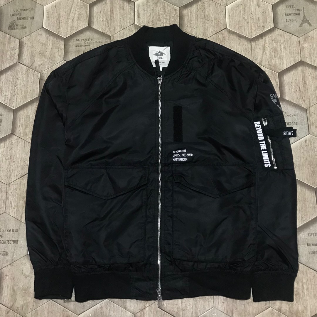 Jaket Bomber Swib, Fesyen Pria, Pakaian , Lainnya di Carousell
