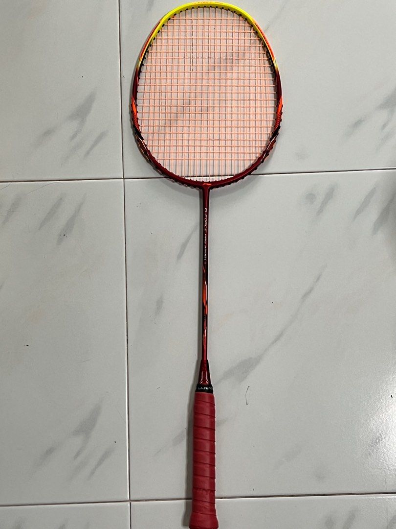 Li Ning Badminton Racket w Yonex BG 65 string, Sports Equipment, Sports ...