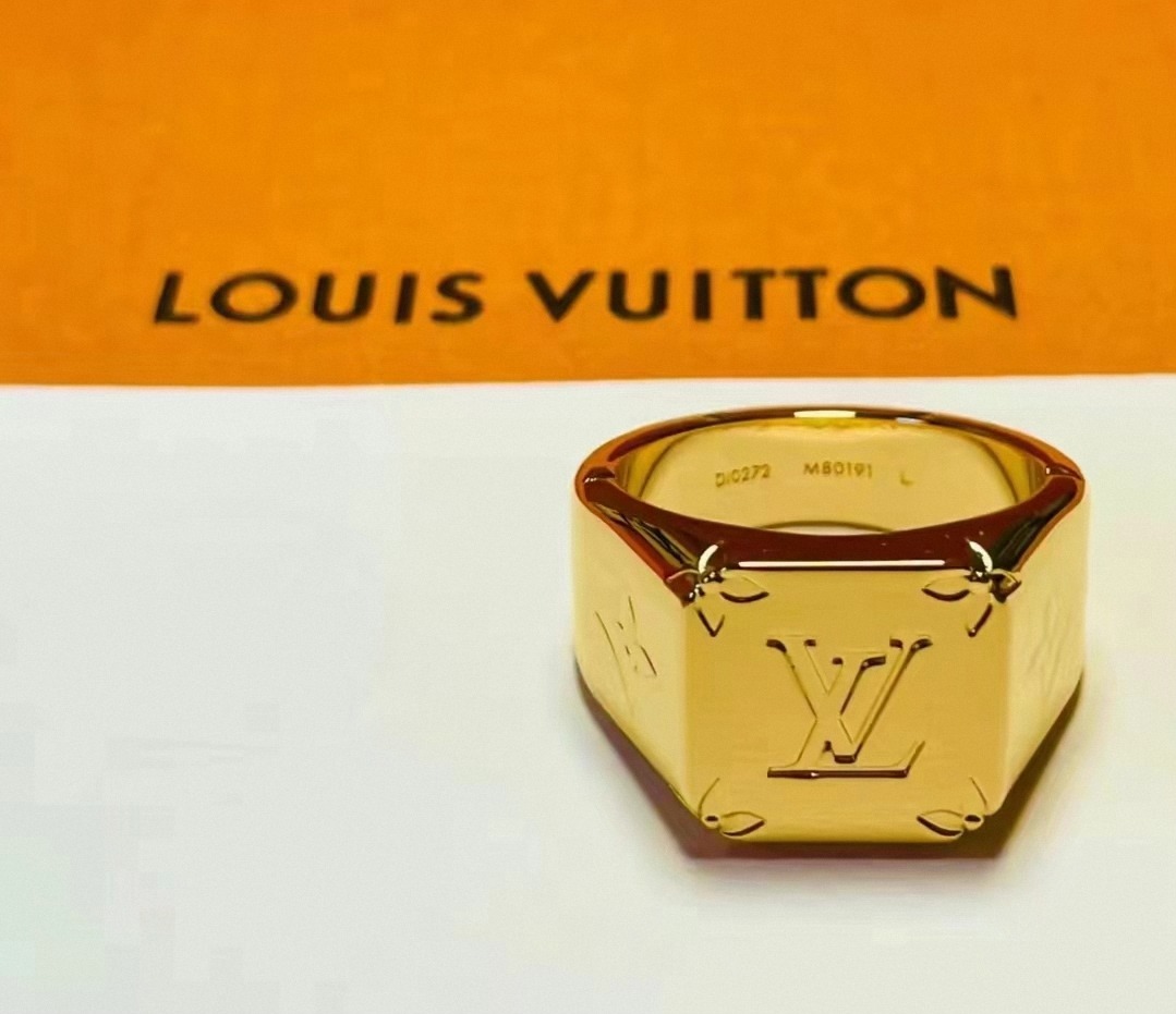 Louis Vuitton Men's Ring, Men's Fashion, Watches & Accessories, Jewelry ...