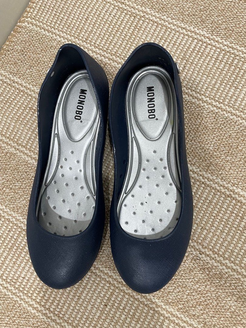 Monobo Flats, Women's Fashion, Footwear, Flats on Carousell