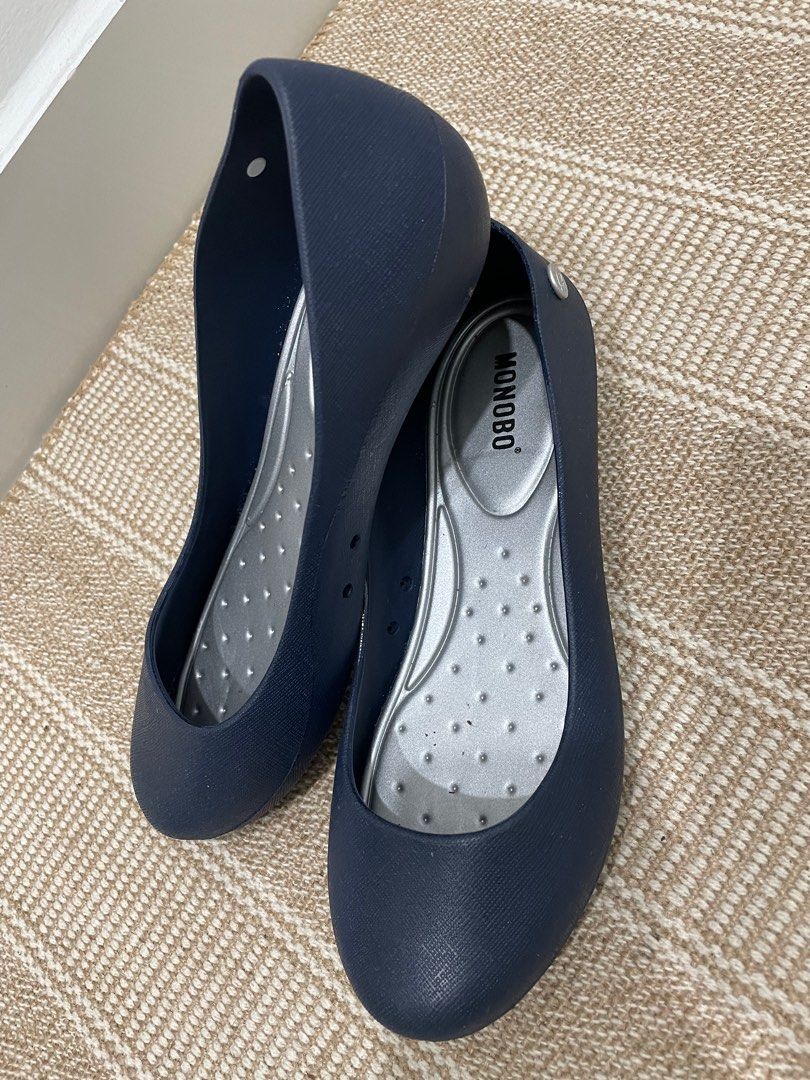 Monobo Flats, Women's Fashion, Footwear, Flats on Carousell
