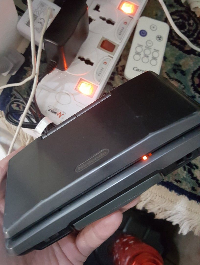 Nintendo DS 1st Gen with 6 games, stylus and charger on Carousell