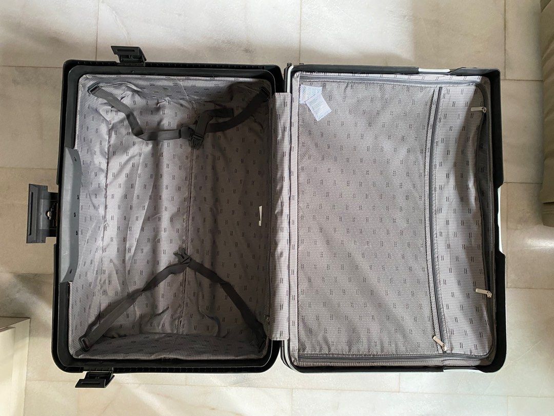 Samsonite luggage, Hobbies & Toys, Travel, Luggage on Carousell
