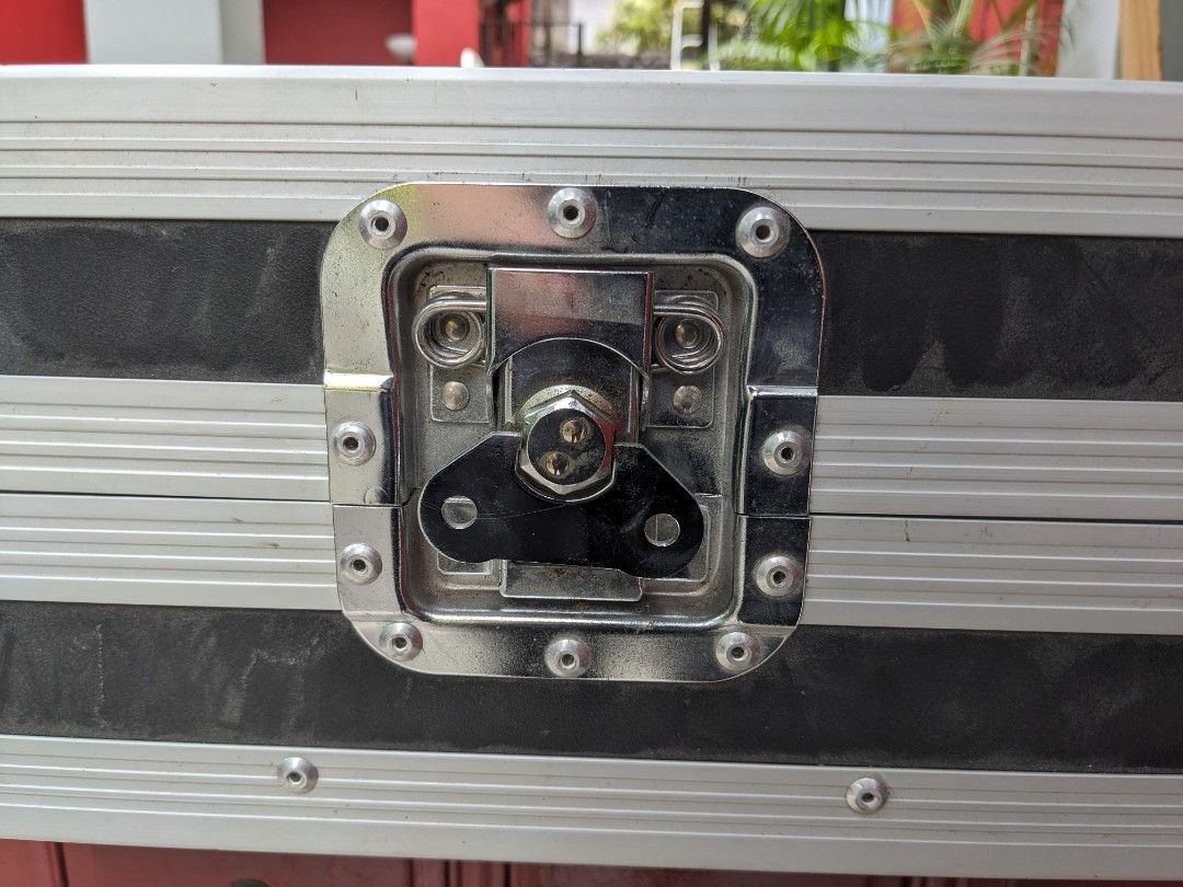 Small clamshell flight case, Photography, Photography Accessories ...