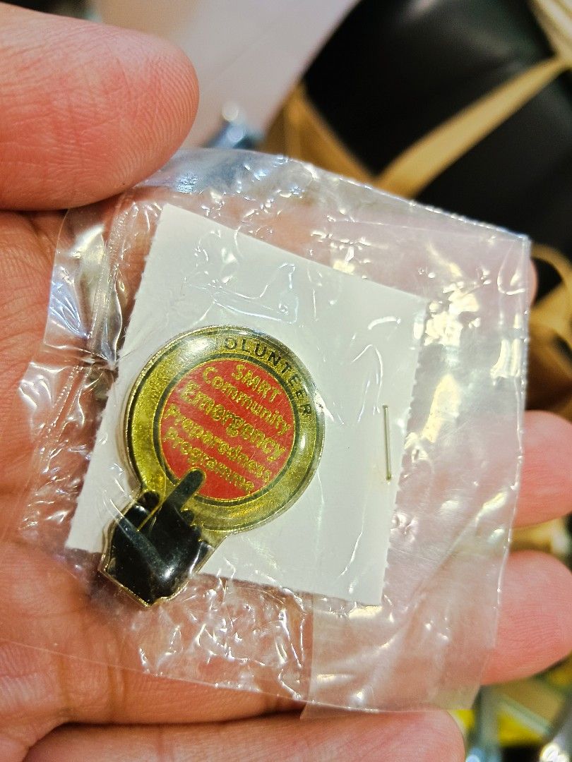 SMRT pin, Hobbies & Toys, Memorabilia & Collectibles, Vintage ...