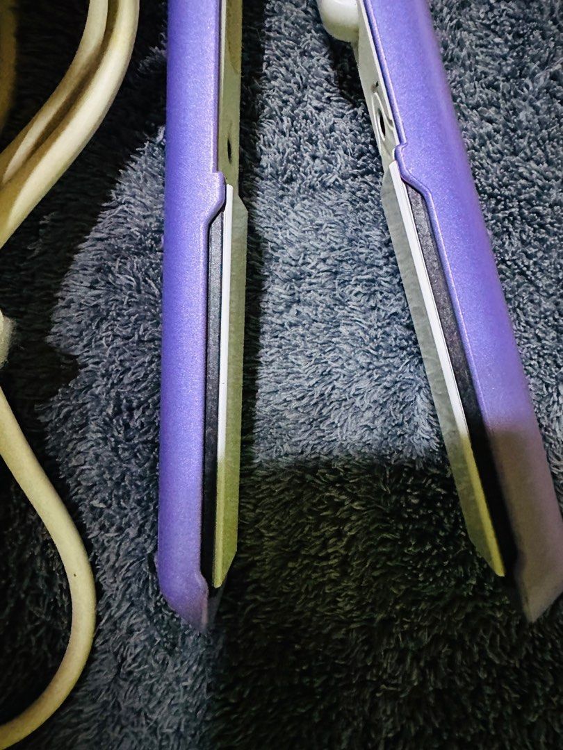 Solania ceramic Hair iron, Beauty & Personal Care, Hair on Carousell