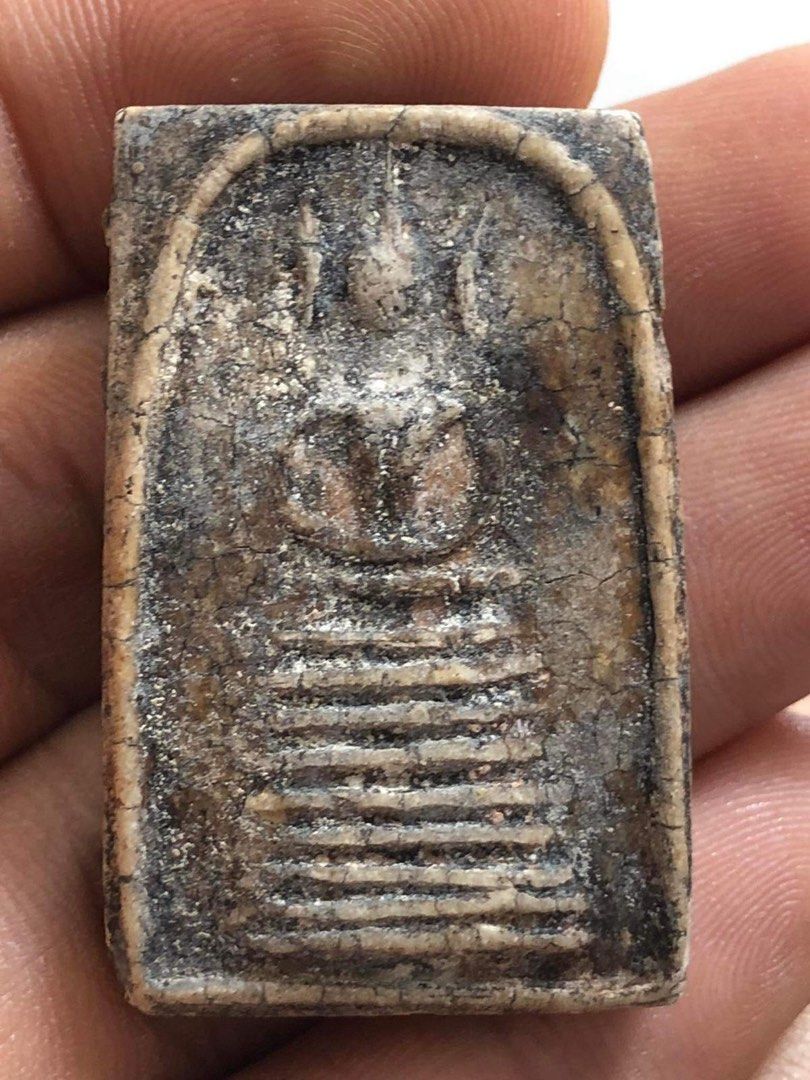 Somdej Luang Pu Nak Wat Rakhang Kositaram, printed 9 layers BE 2495, Hobbies & Toys, Memorabilia ...