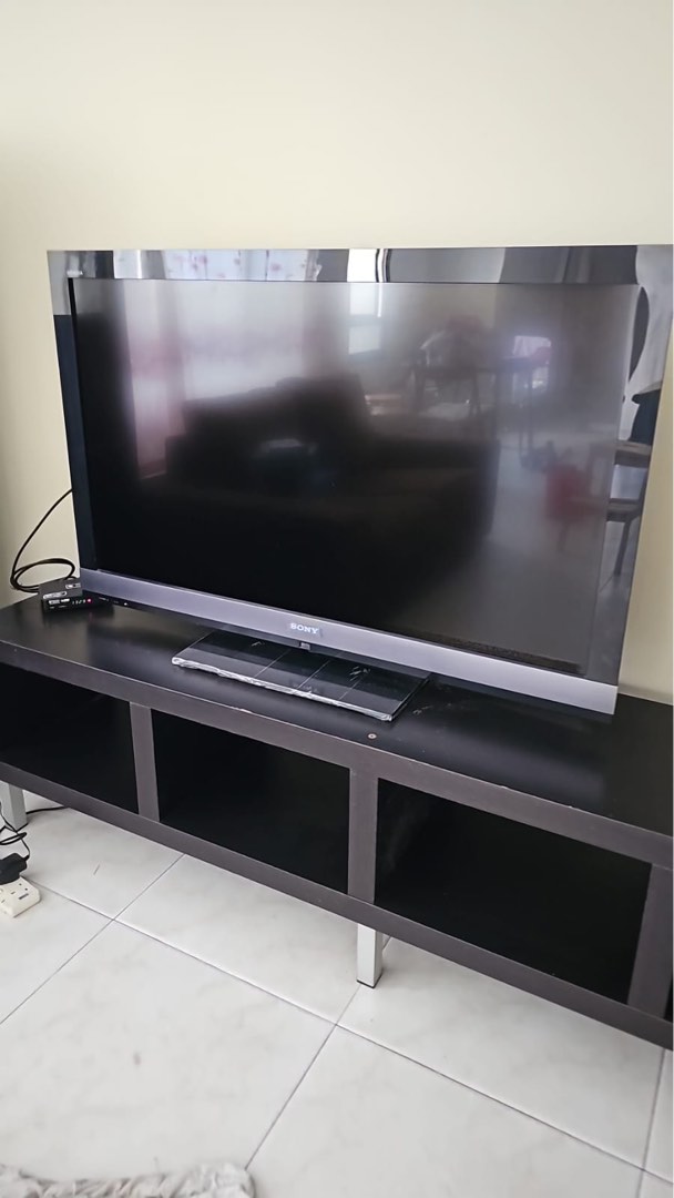 Sony Bravia 45” Digital TV (includes Digital TV Box), TV & Home ...