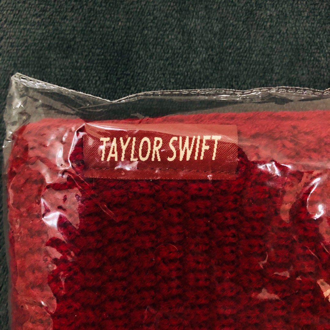 Taylor Swift - All Too Well Scarf with Free Beanie on Carousell