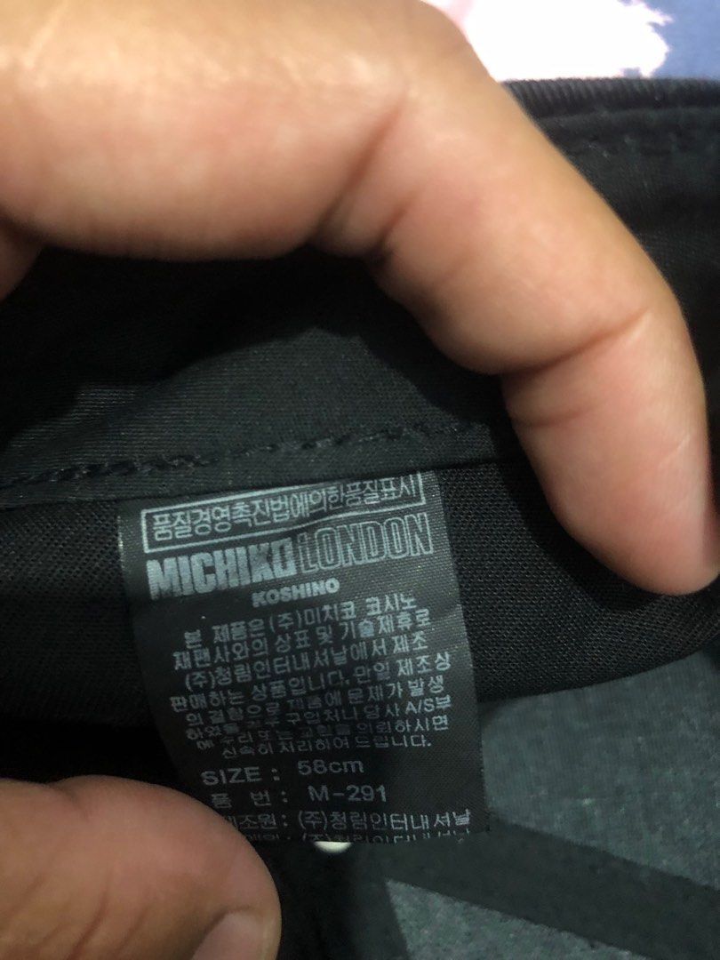 Topi hitam simpel michiko london, Fesyen Pria, Aksesoris, Topi di Carousell