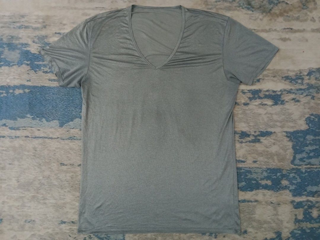combo 2pcs UNIQLO JAPAN AIRISM COOL TECHNOLOGY INNERWEAR V-NECK INNER ...