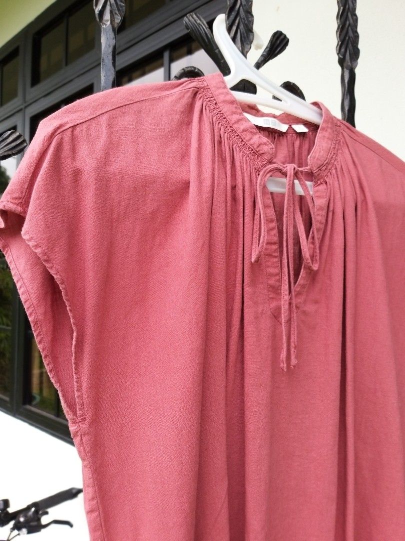 Uniqlo Ribbon Tie Blouse, Women's Fashion, Tops, Blouses on Carousell