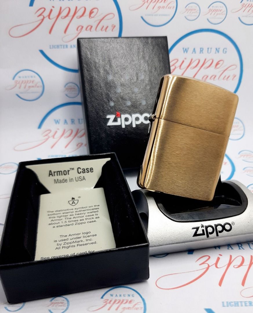 Zippo Armor brushed Brass, Antik, Pajangan di Carousell