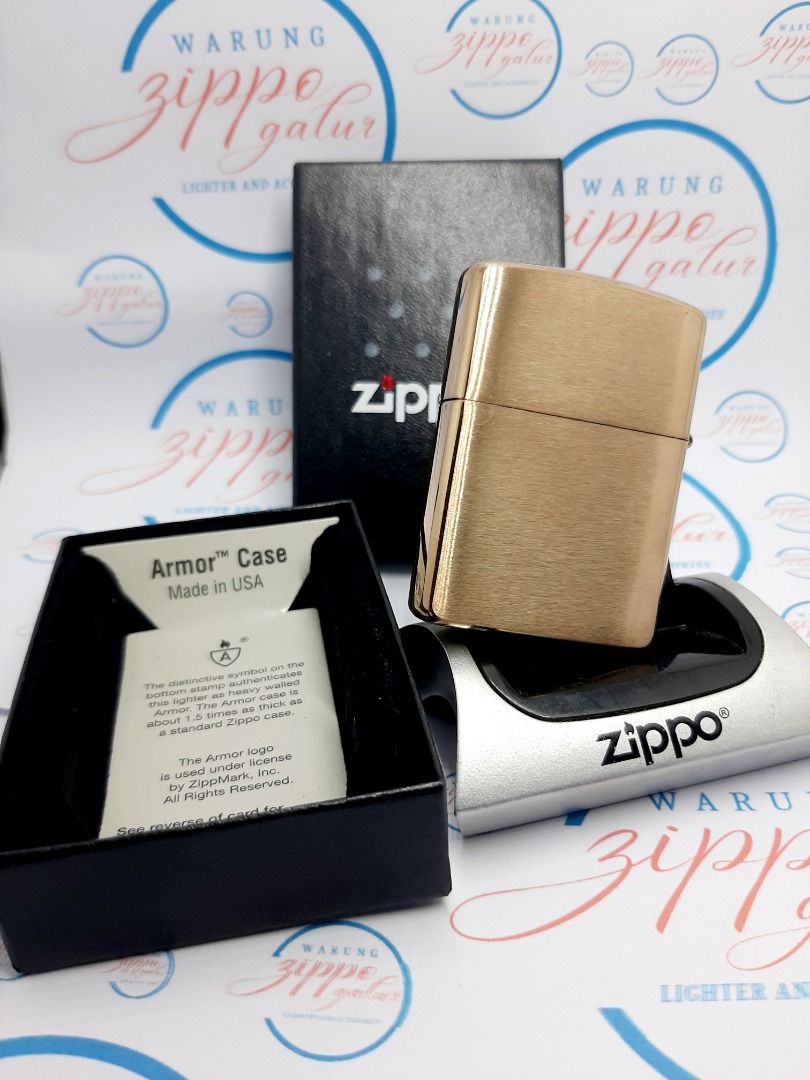 Zippo Armor brushed Brass, Antik, Pajangan di Carousell
