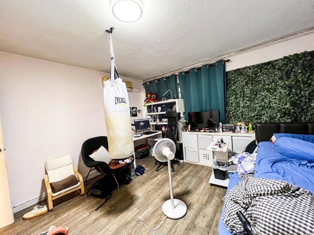 690 Hougang Street 61 Hougang Spring, Property, For Sale, HDB on Carousell