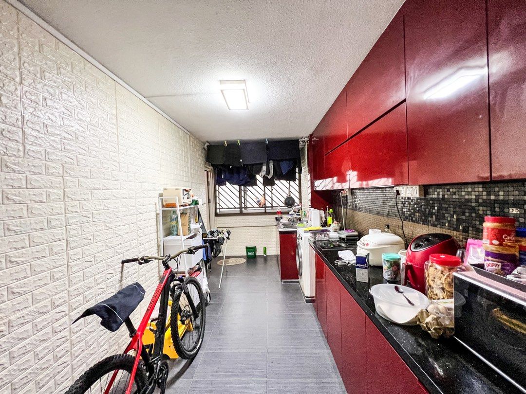 690 Hougang Street 61 Hougang Spring, Property, For Sale, HDB on Carousell