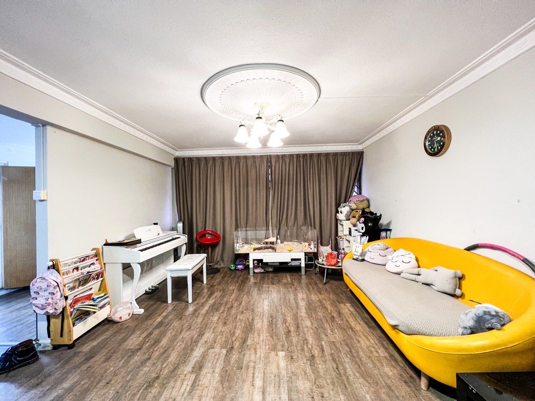 690 Hougang Street 61 Hougang Spring, Property, For Sale, HDB on Carousell