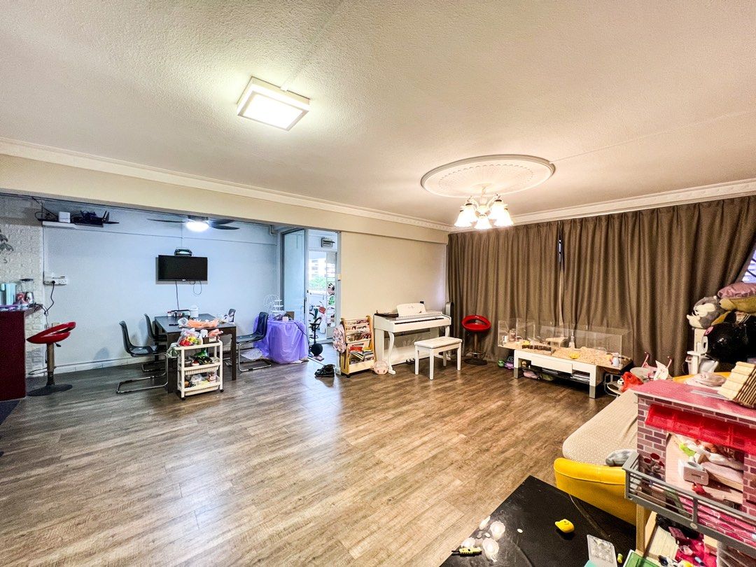 690 Hougang Street 61 Hougang Spring, Property, For Sale, HDB on Carousell