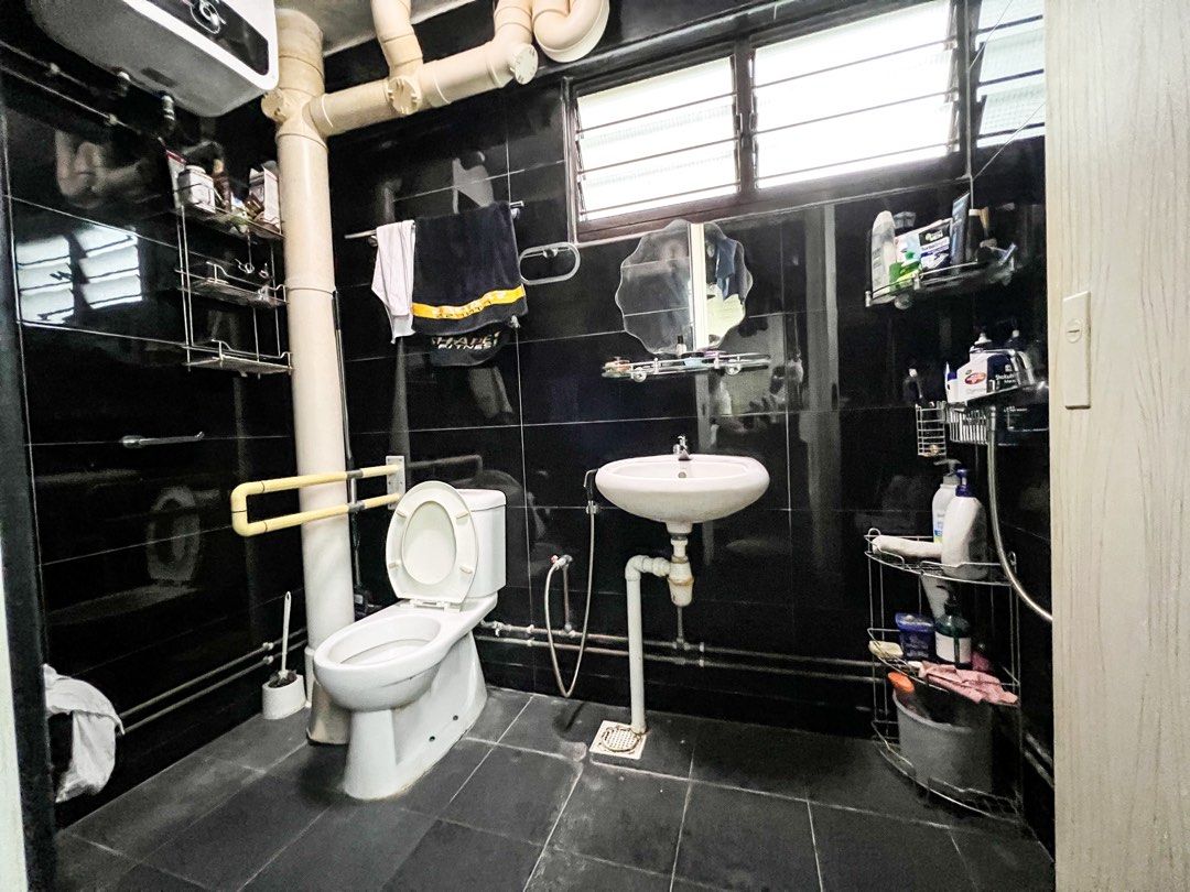 690 Hougang Street 61 Hougang Spring, Property, For Sale, HDB on Carousell