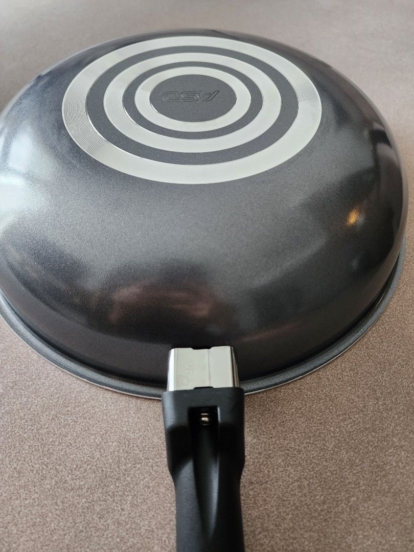 ASD frying wok pan 30cm, Furniture & Home Living, Kitchenware ...
