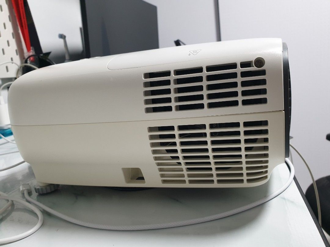 BENQ W1700M True 4K projector with 2 paired 3D glass, TV & Home ...