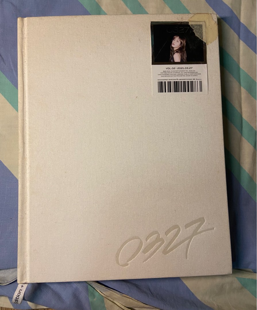 BLACKPINK LISA PHOTOBOOK VOLUME 1 AND 2, Hobbies & Toys, Memorabilia ...